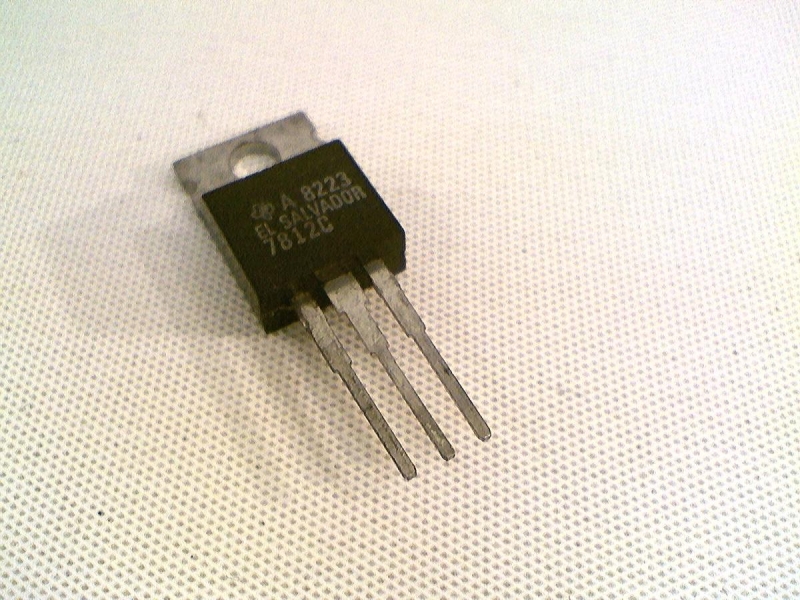 7812C Voltage Regulator by TEXAS INSTRUMENTS SEMI