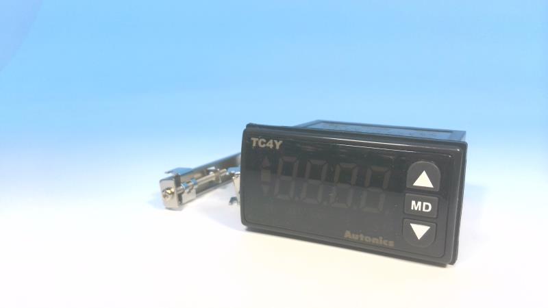 TC4Y-14R Temperature/Process Control by AUTONICS