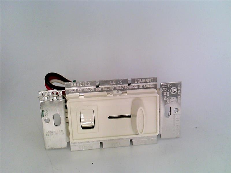 SF-10P-LA Wall Switch by LUTRON