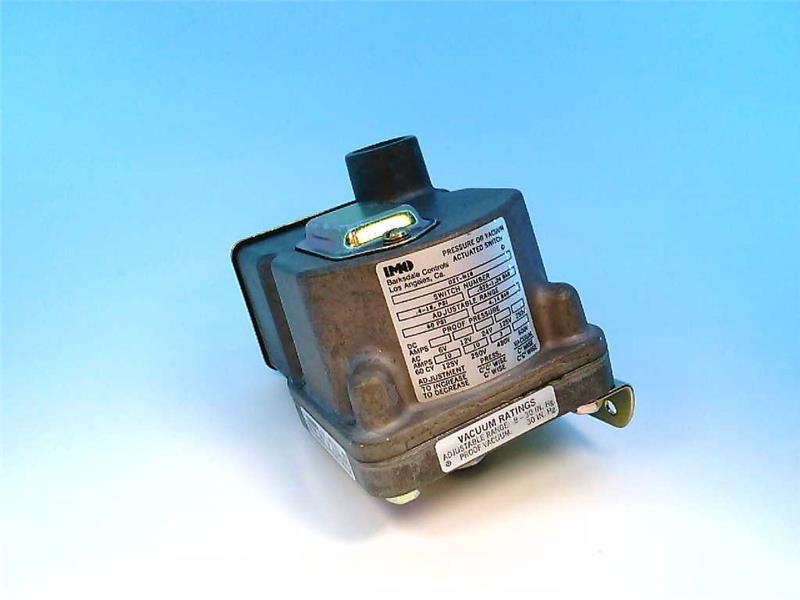 D2T-H18 Pressure Switch by BARKSDALE