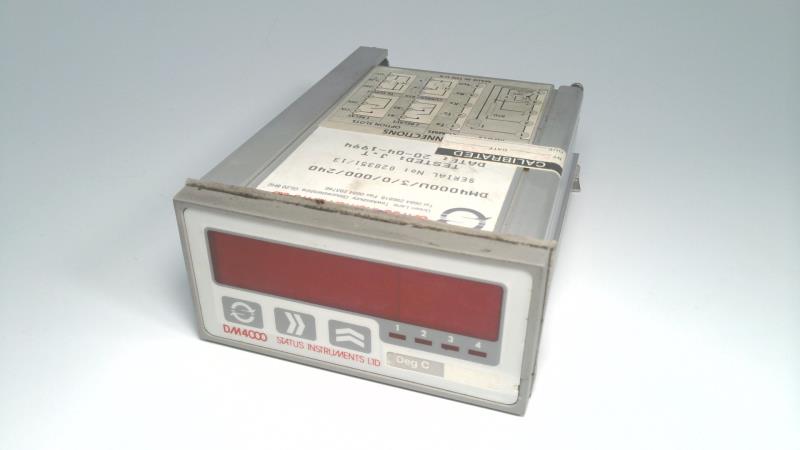 DM4000U/1/3/000/240 Panel Meter by STATUS INSTRUMENTS