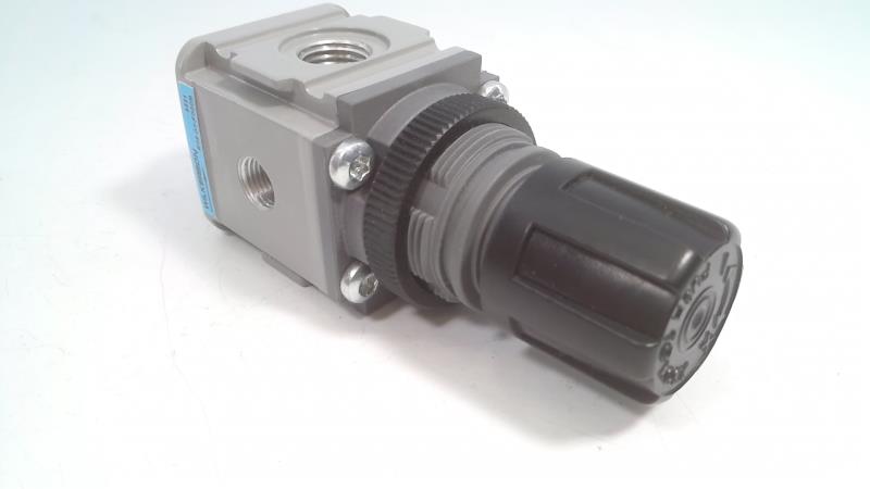 R08-02-F000B Pneumatic Regulator by WILKERSON PNEUMATIC