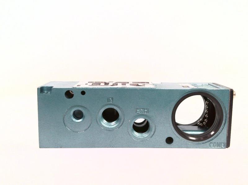 82A-0B-BSA Pneumatic Manifold by MAC VALVES INC