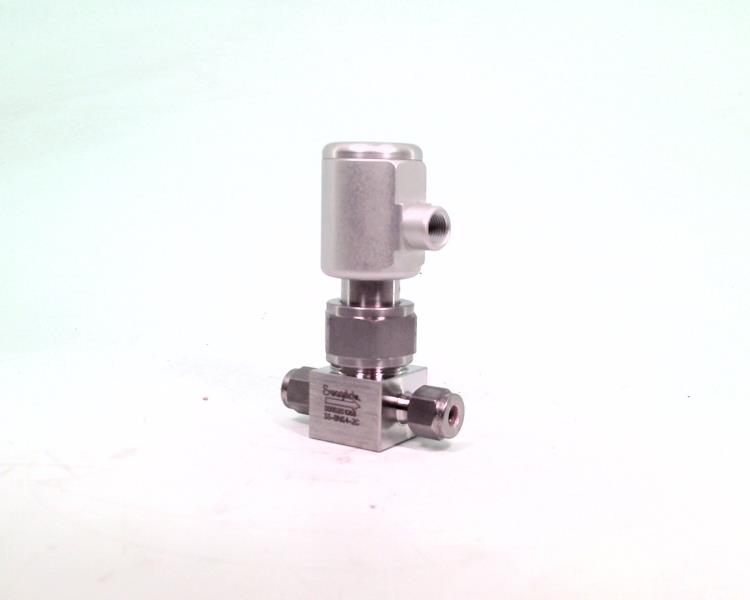 SS-BNS4-2C Pneumatic Valve by SWAGELOK