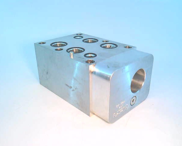 H8M Hydraulic Manifold by SUN HYDRAULICS