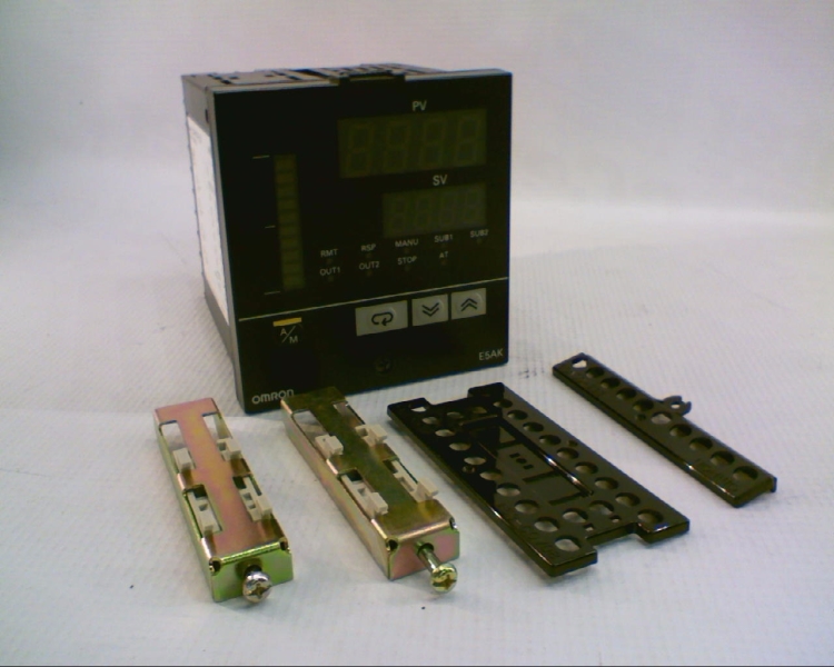 E5AK-PRR2-500 Temperature/Process Control by OMRON